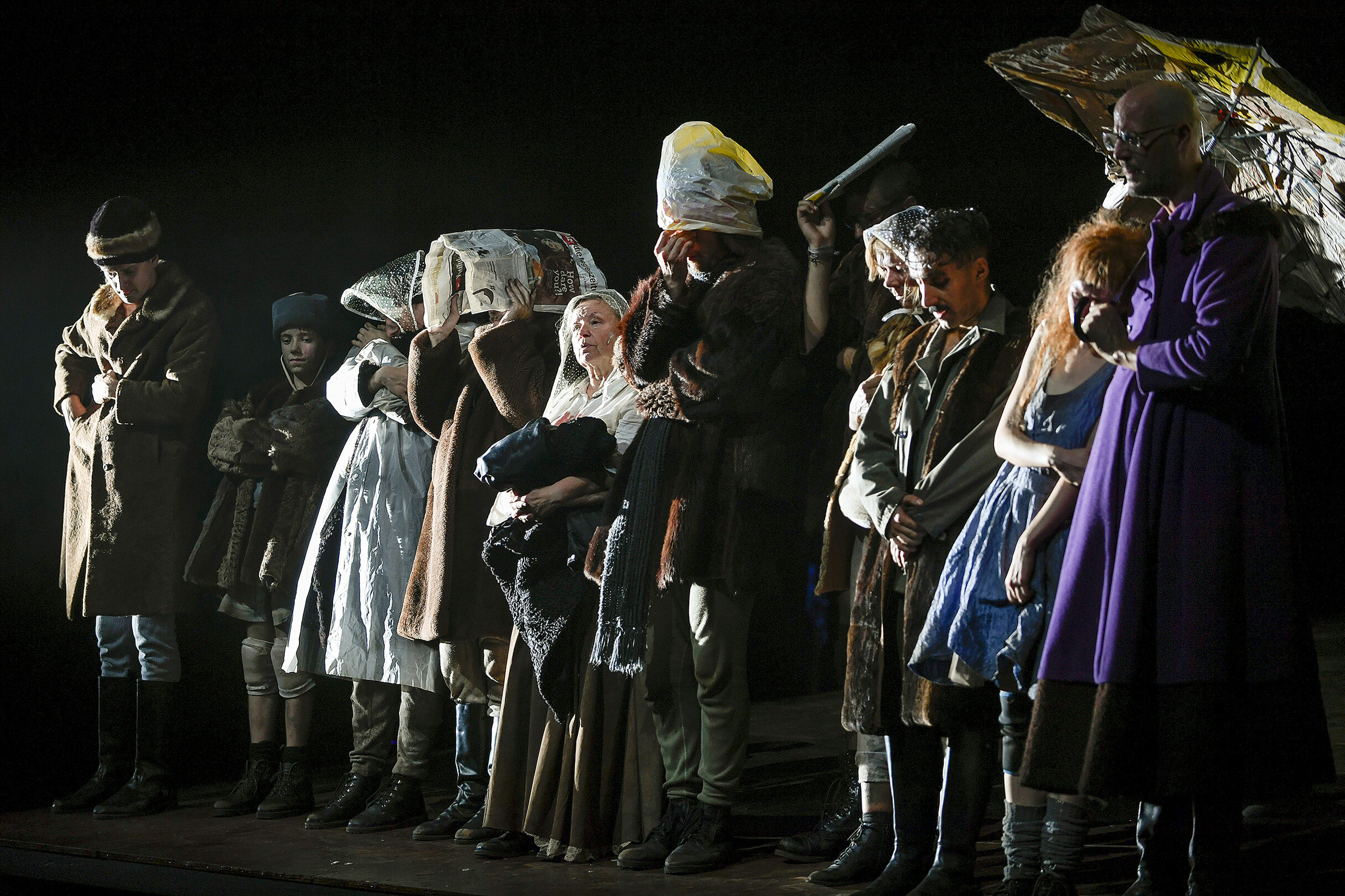 Mutter Courage und ihre Kinder, Eine Chronik aus dem Dreißigjährigen ...