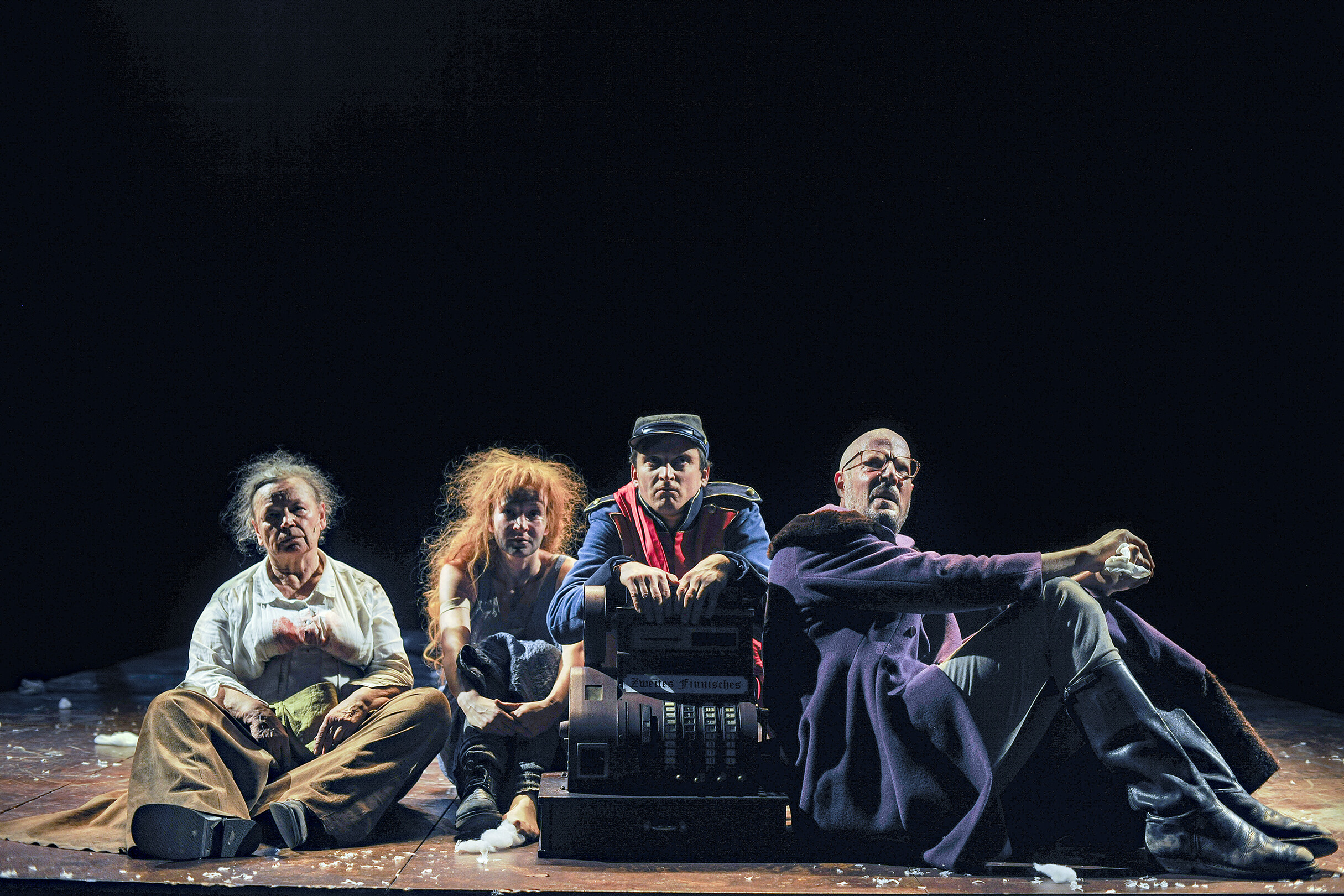 Mutter Courage und ihre Kinder, Eine Chronik aus dem Dreißigjährigen ...