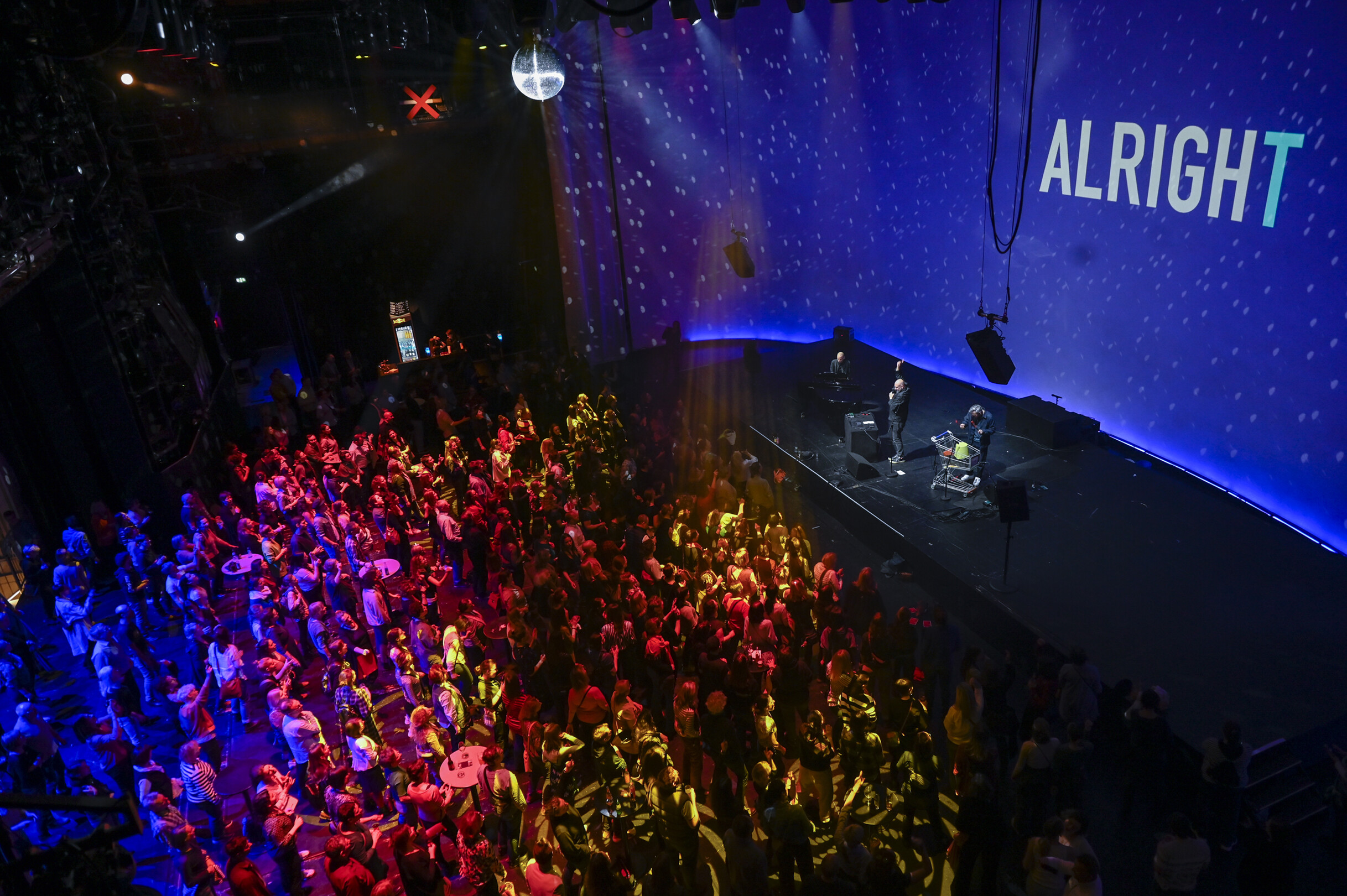 Sing Dela Sing, Alle singen, all night long | Staatsschauspiel Dresden