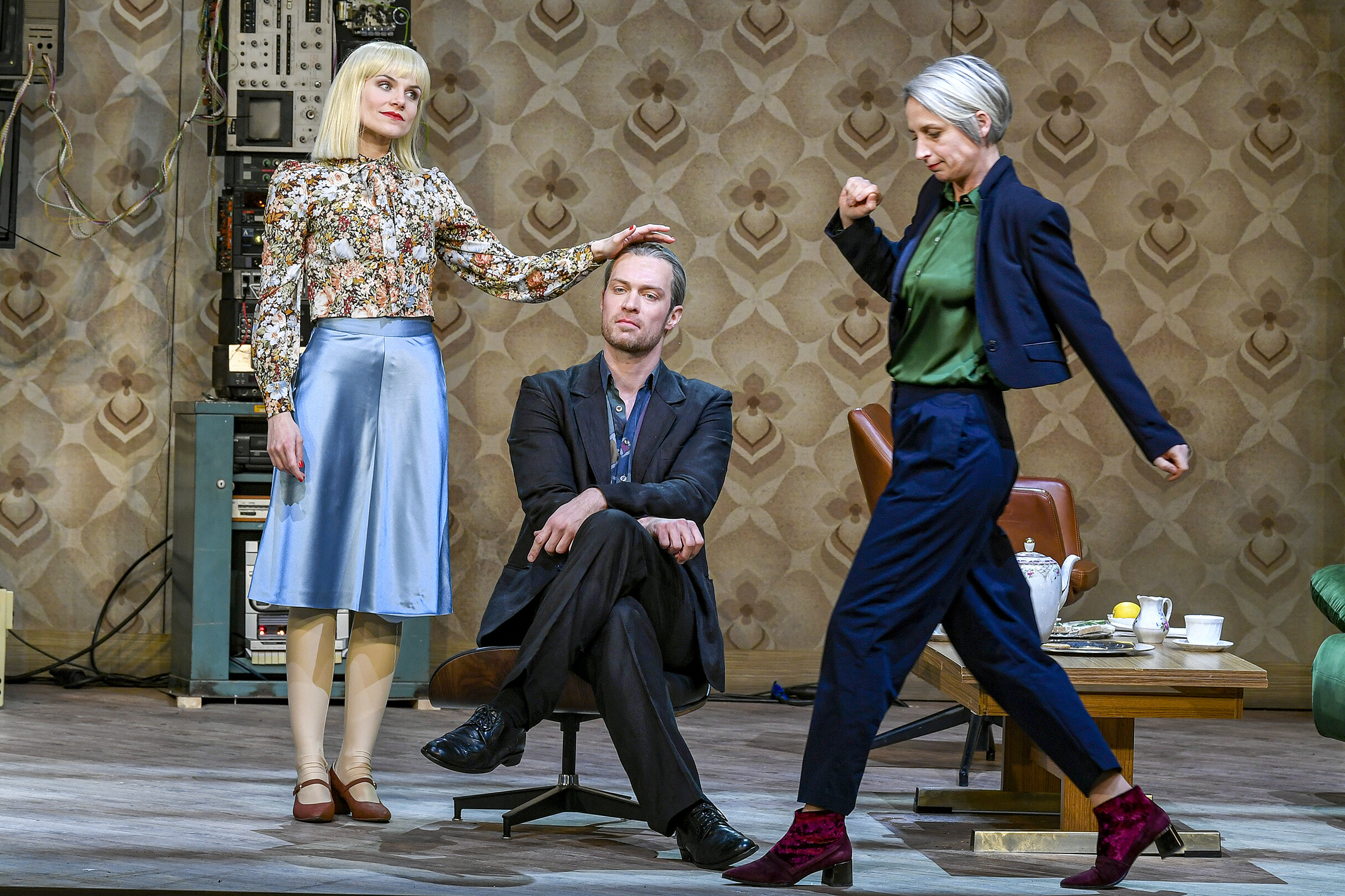 Ab jetzt, von Alan Ayckbourn aus dem Englischen von Corinna Brocher und ...