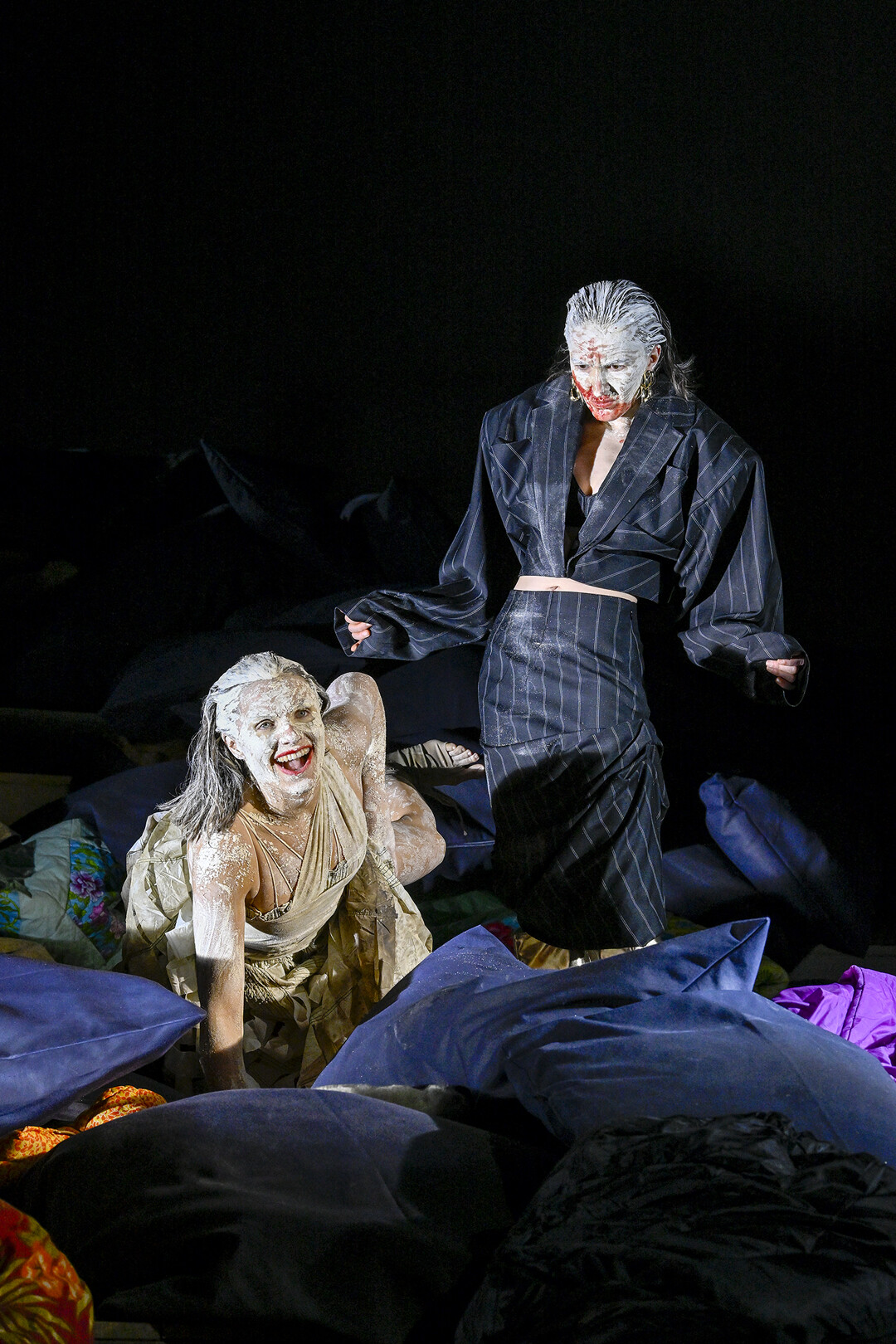 Mamma Medea, von Tom Lanoye aus dem Flämischen von Rainer Kersten mit ...